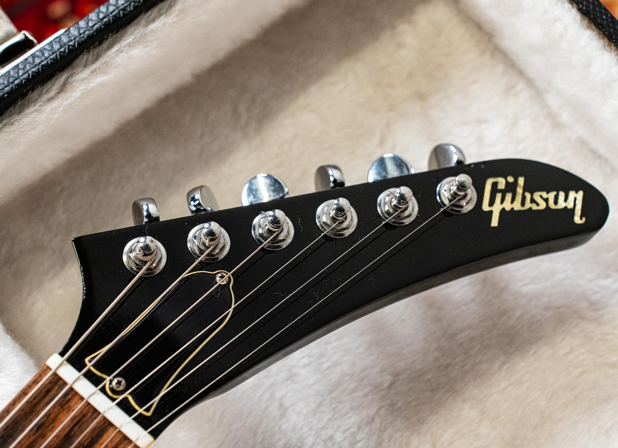 Gibson USA Explorer '76 Reissue Ebony 2009 | Dreamtone Giveaway